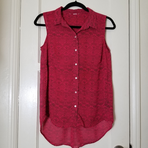 H&M | Tops | Hm Red Black Sleeveless Button Down Blouse | Poshmark